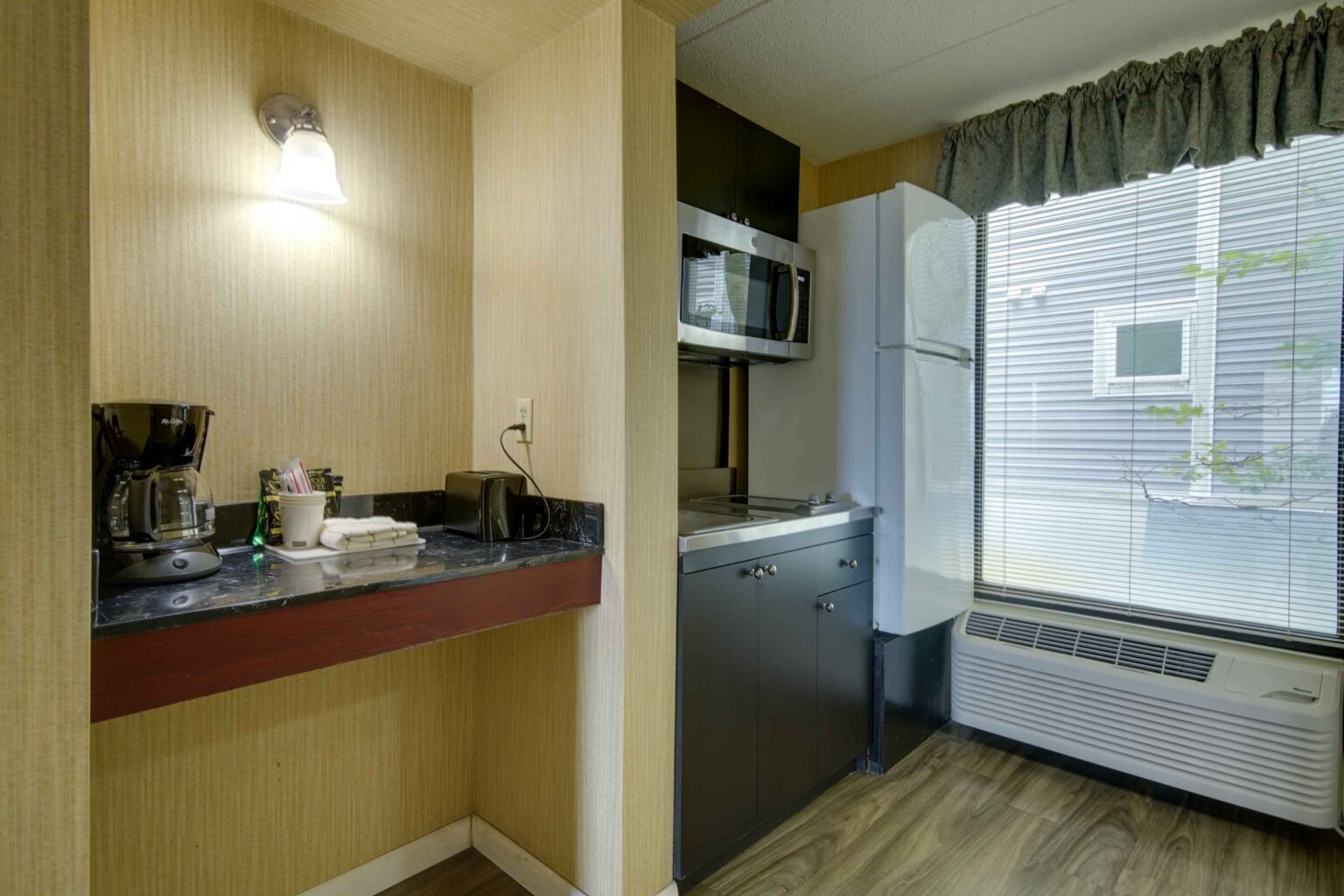 Rooms & Rates | Barefoot Mailman Hotel | Ocean City MD Hotel